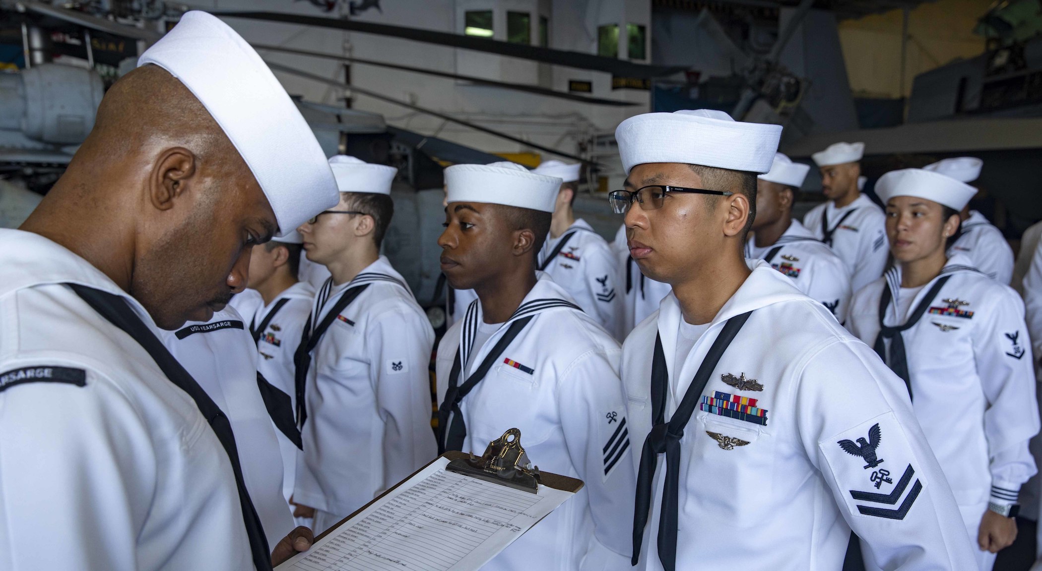 Navy updates its 'popular' uniform app | FedScoop