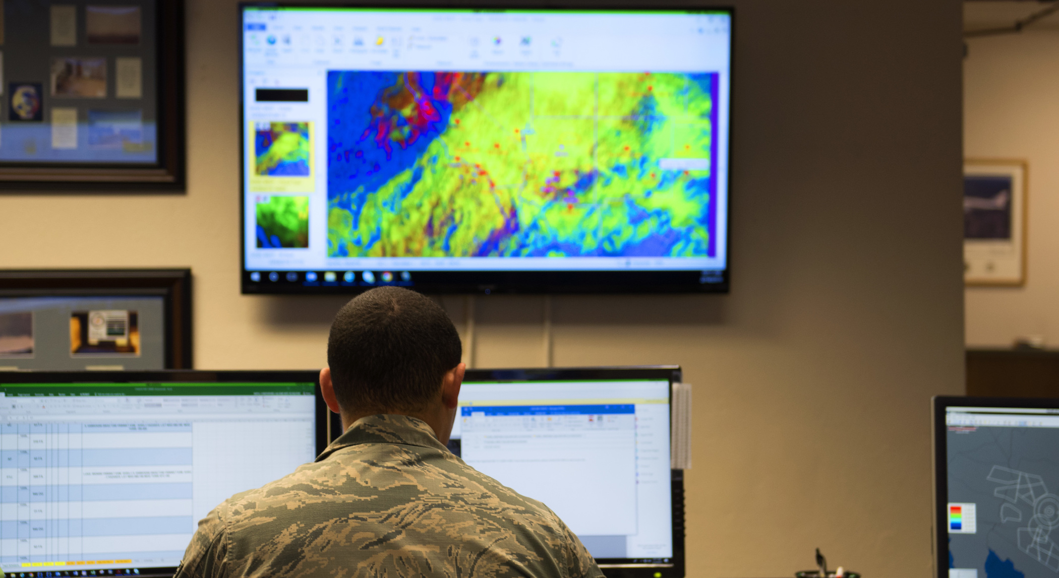 OPM: All federal employees in DC area must leave office by 3 p.m. as ...