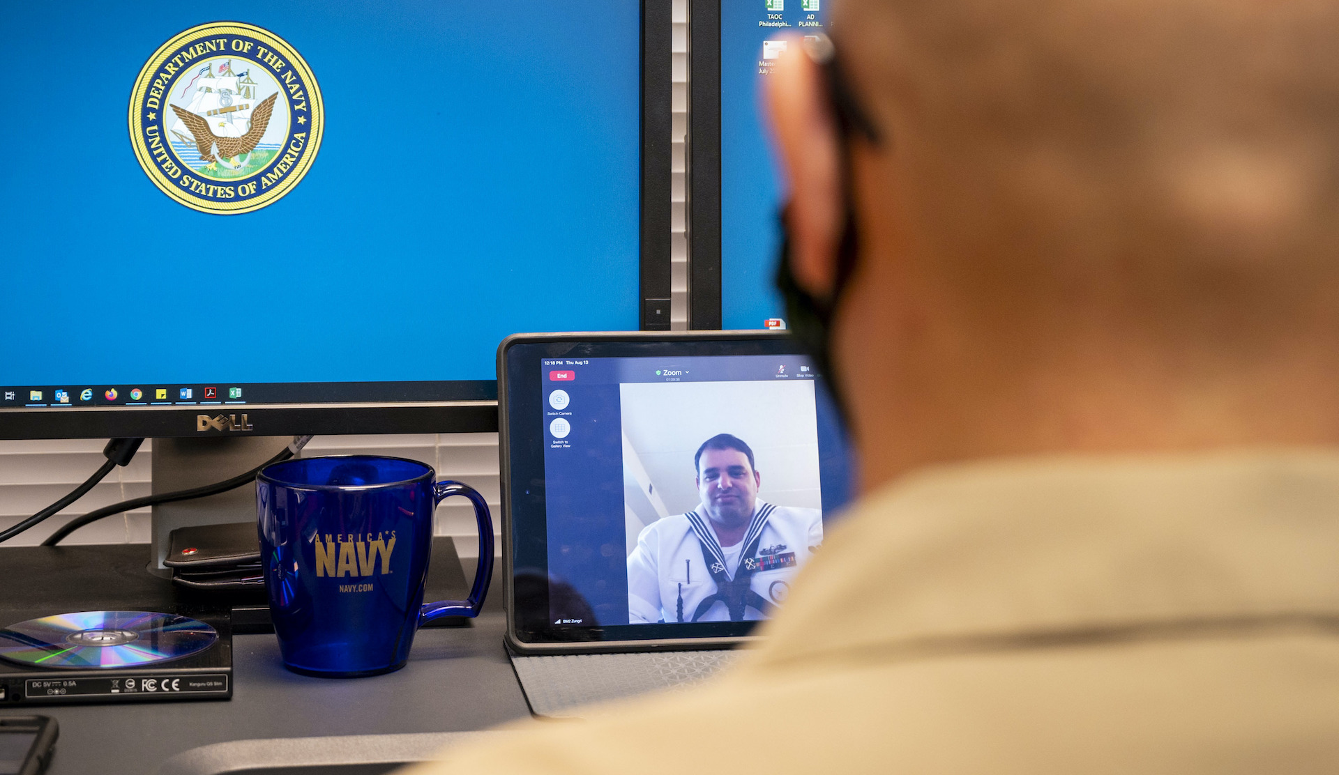 DOD to allow personal phones to access 'DOD365' platform | FedScoop