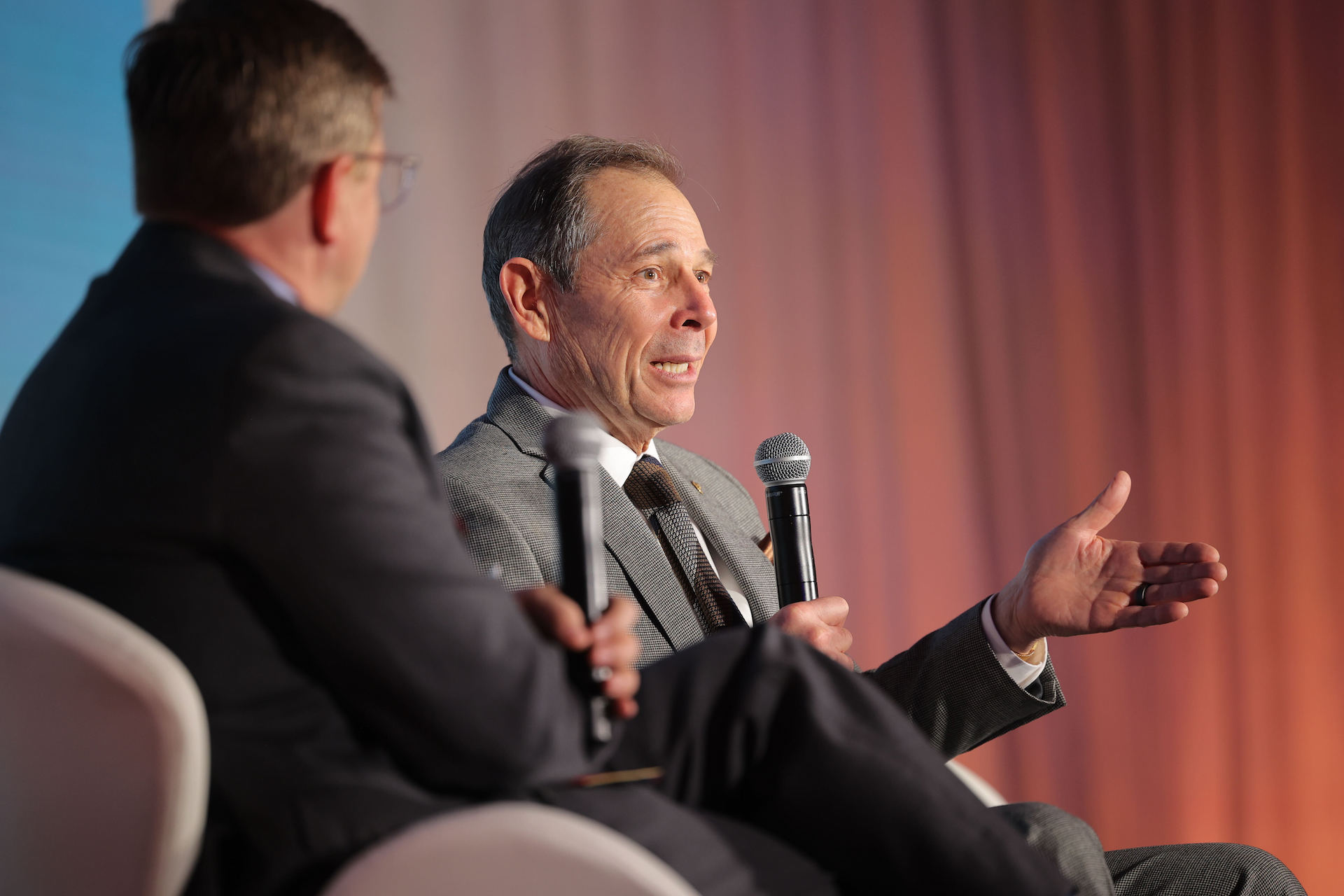 Ahead of possible shutdown, Sen. John Curtis calls on Congress to ...