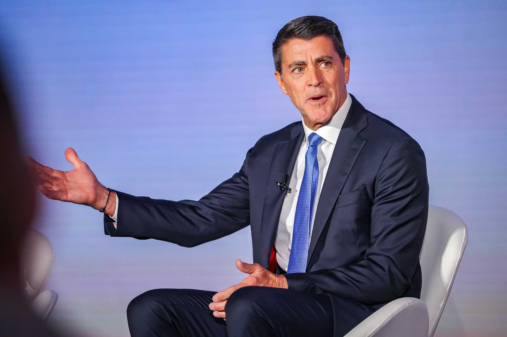 Q&A: Workday CEO sees $1B opportunity in governmentwide HR modernization | FedScoop